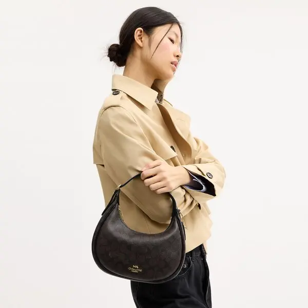 COACH OUTLET Emily Shoulder Bag In Signature Canvas - Gold/walnut/black