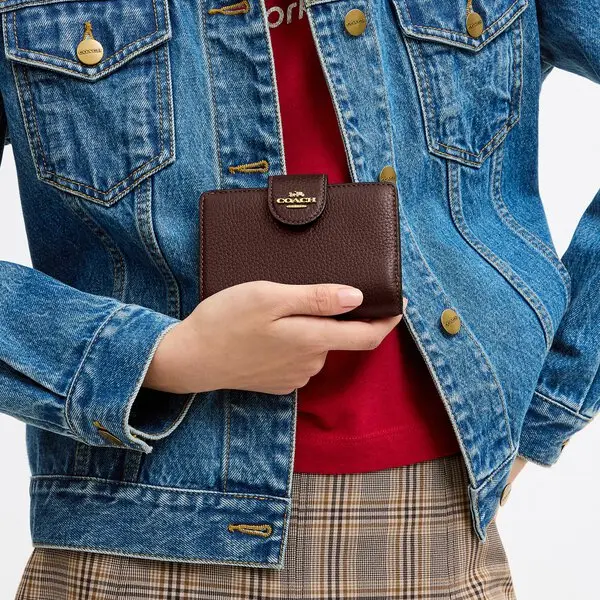 COACH OUTLET Medium Corner Zip Wallet - Gold/maple