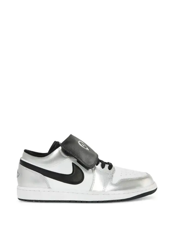 Nike Air Jordan 1 Low Se Sneakers