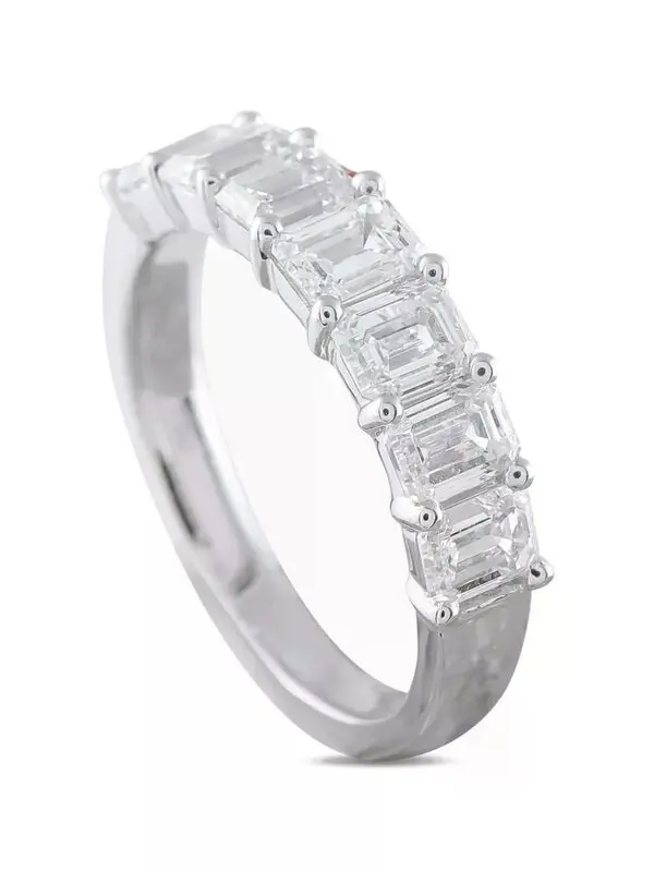 LB EXCLUSIVE Emerald-cut Diamond Ring In 18k White Gold
