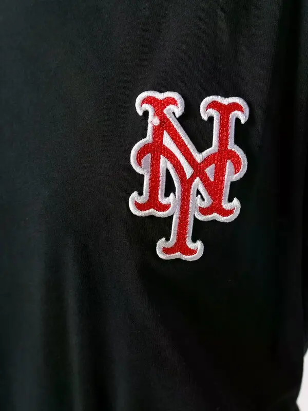 COUNTY OF MILAN Crew Neck T-shirt