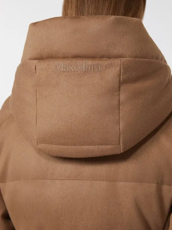 Max Mara Short Water-repellent Down Jacket With Hood And Leather Belt