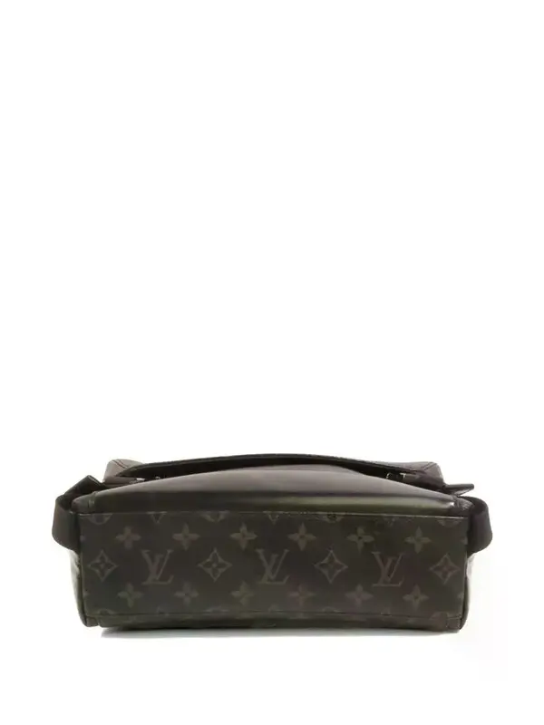 LOUIS VUITTON Taiga Outdoor Messenger Bag