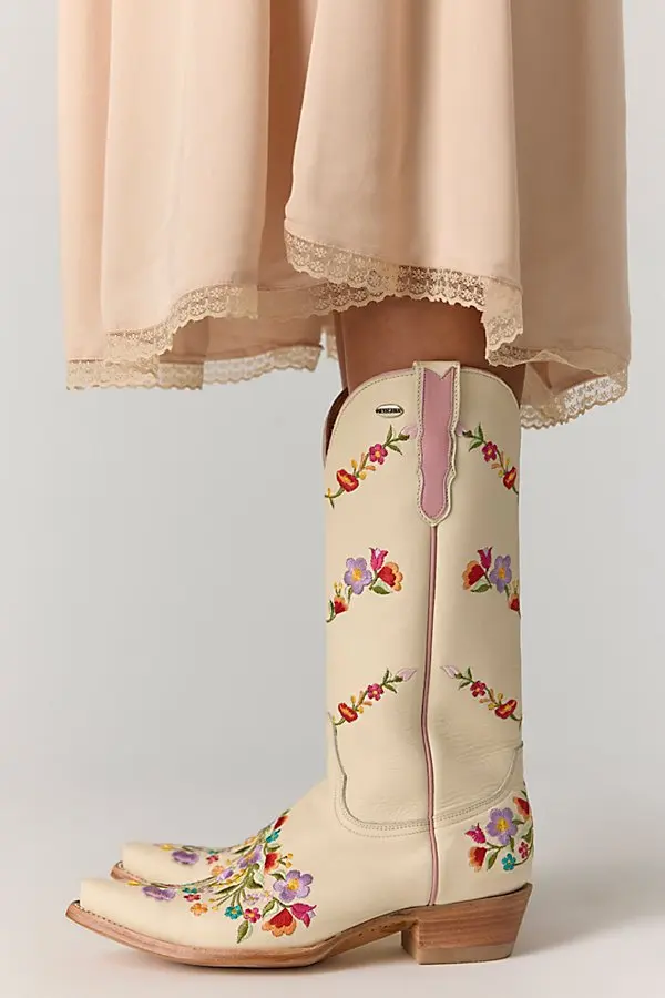 MEXICANA Midsommar Western Boots With Floral Embroidery - White