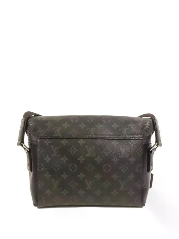 LOUIS VUITTON Taiga Outdoor Messenger Bag