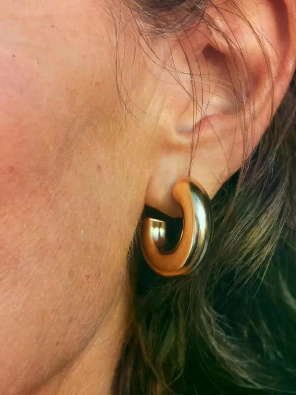 NEEKA STUDIOS Medium Chunky Hoop Earrings