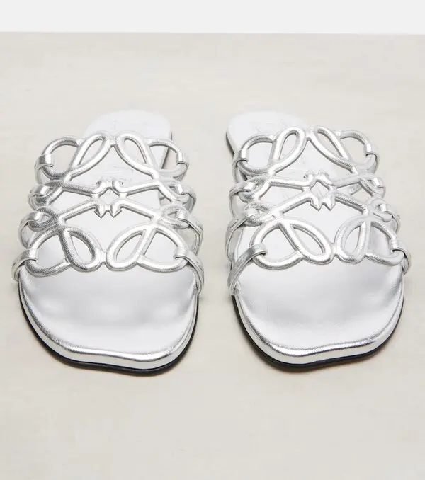 Loewe Petal Anagram Leather Slides - Silver