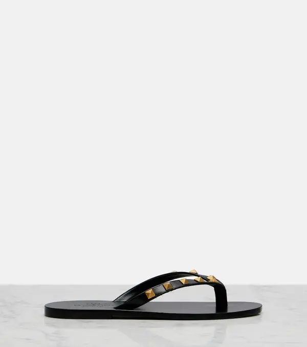 Valentino Garavani Rockstud Thong Sandals - Black