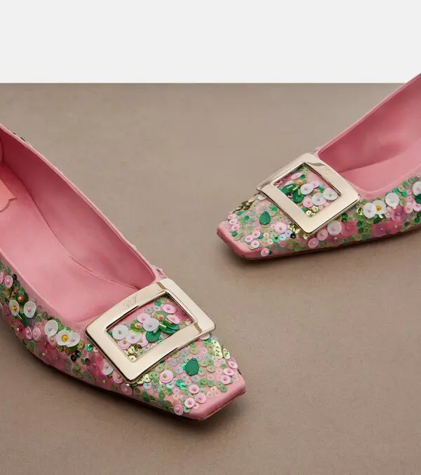ROGER VIVIER Belle Vivier Embellished Pumps
