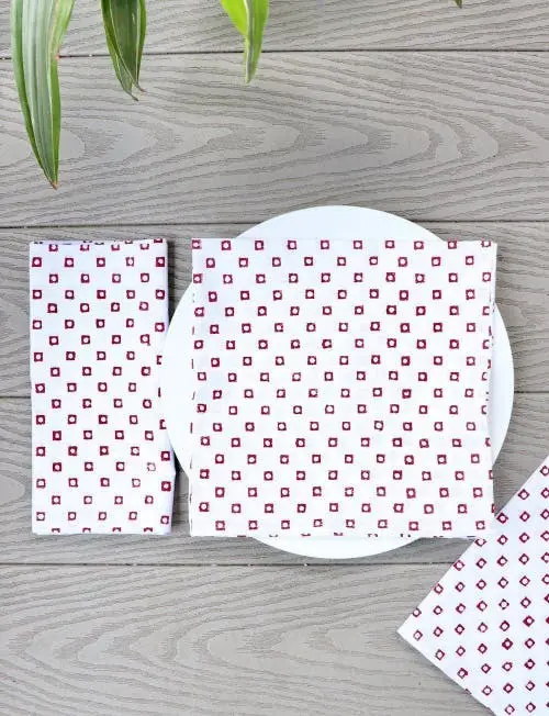 PASSION LILIE Squares Cloth Napkinsset Of 4 - Red