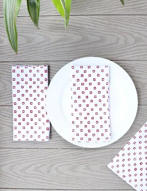 PASSION LILIE Squares Cloth Napkinsset Of 4 - Red