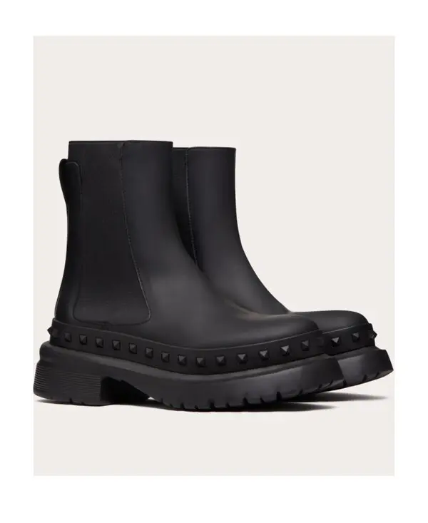 Valentino Garavani Rockstud Round Toe Ankle Boots