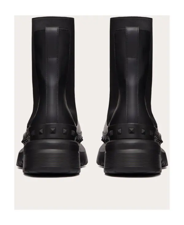Valentino Garavani Rockstud Round Toe Ankle Boots