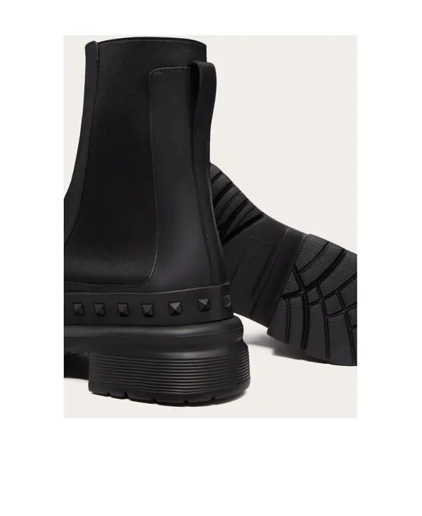 Valentino Garavani Rockstud Round Toe Ankle Boots