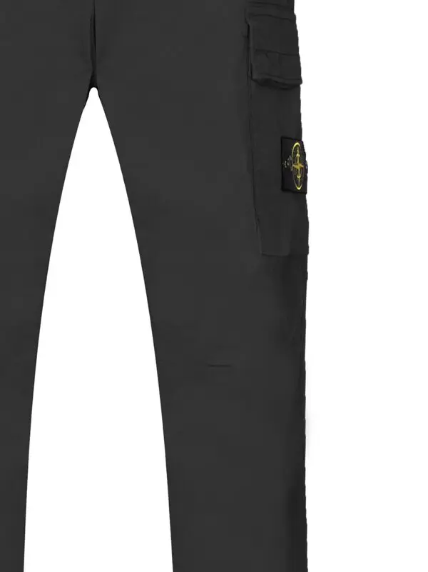Stone Island Cargo Pants With Logo Patch - Black