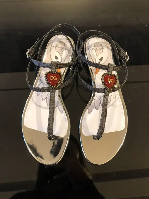 Dolce & Gabbana Heart-shaped Pendant Flat Sandals
