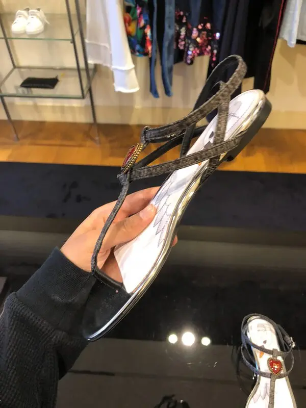 Dolce & Gabbana Heart-shaped Pendant Flat Sandals