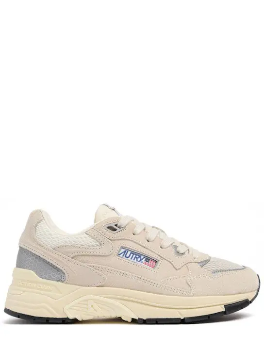 AUTRY Hyperway Low Top Sneakers - Nude