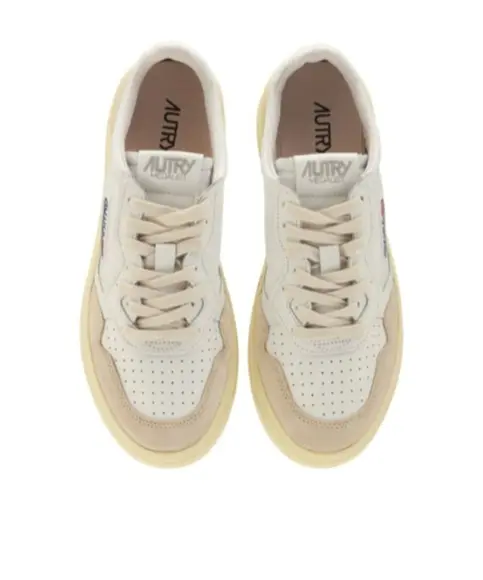 AUTRY Medalist Low Lace-up Sneakers - Nude
