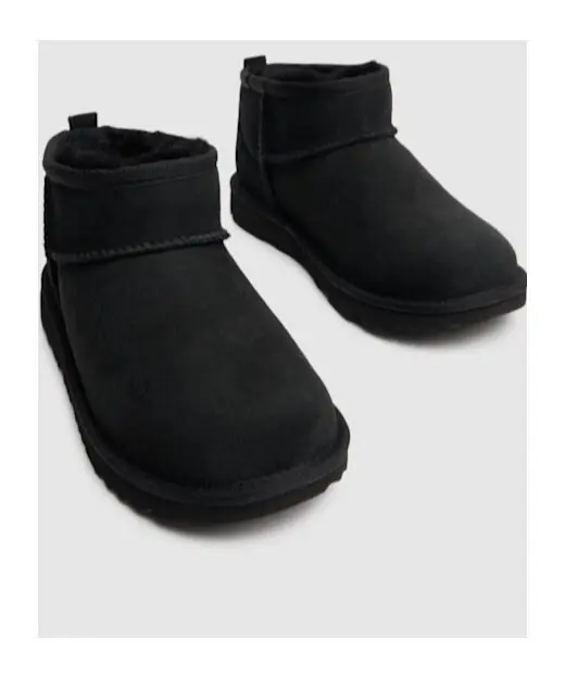 UGG Short Snow Boots With Rear Pull Ring And Logo Detail - Black