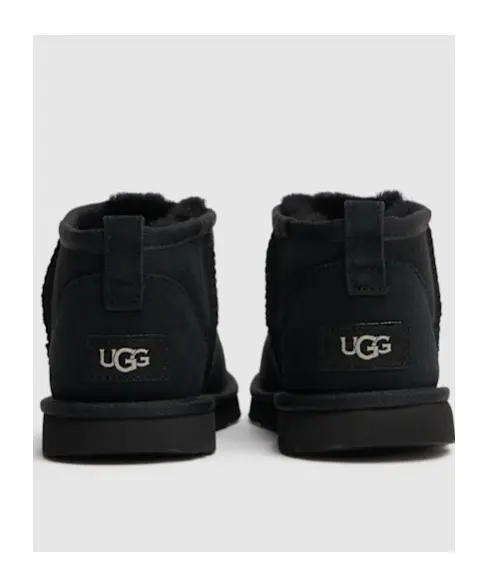 UGG Short Snow Boots With Rear Pull Ring And Logo Detail - Black