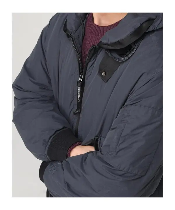 C.P. COMPANY Long-sleeved Zip-up Jacket