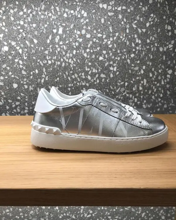 Valentino Garavani Rockstud Metallic Leather Sneakers