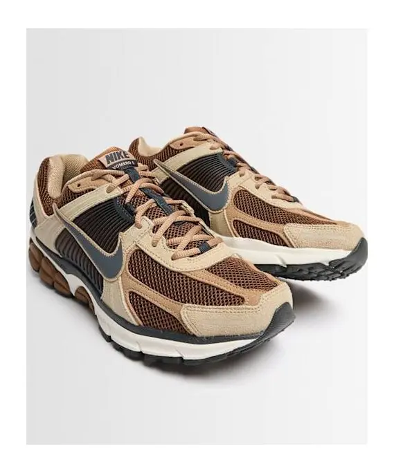 Nike Zoom Vomero 5 Sneakers