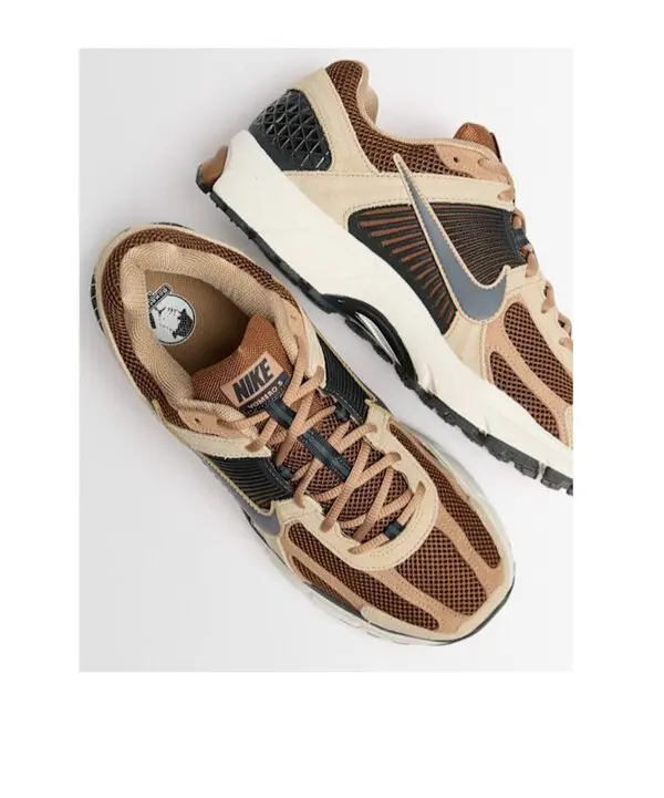 Nike Zoom Vomero 5 Sneakers