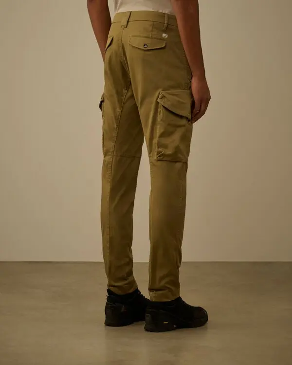 C.P. COMPANY Cargo Trousers With Lens Detail - Green