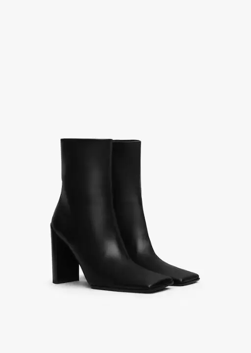 Alaïa Square-toe Ankle Boots With Chunky Heels - Black