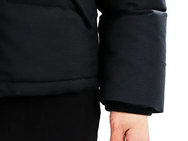 Moose Knuckles Long-sleeved Hooded Down Jacket - Black