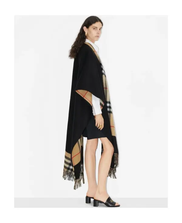Burberry Vintage Check Pattern Fringed-edge Cape