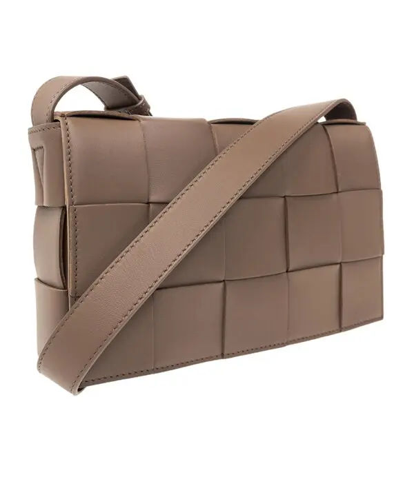 Bottega Veneta Cassette Zipped Shoulder Bag - Brown