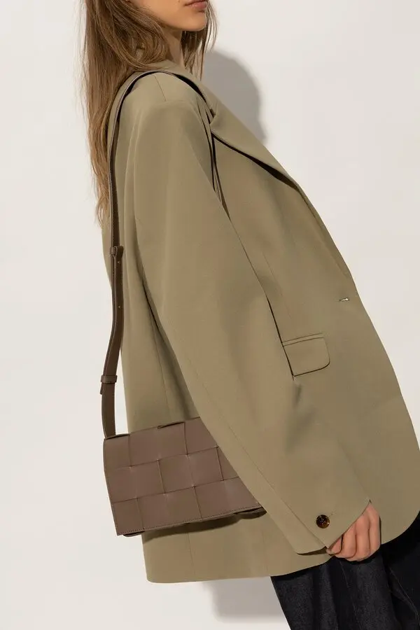 Bottega Veneta Cassette Zipped Shoulder Bag - Brown