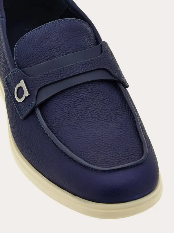FERRAGAMO Logo Detail Loafers