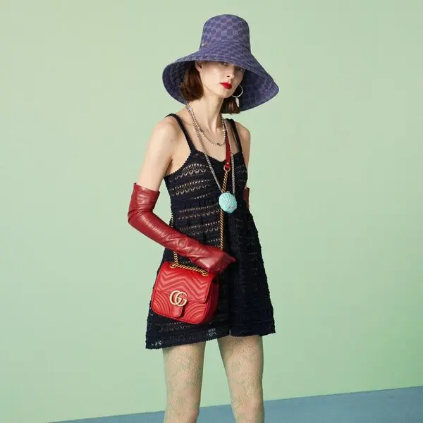 Gucci Gg Marmont Matelassé Shoulder Bag - Red