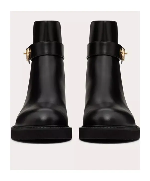 Valentino Garavani Vlogo Signature Round Toe Ankle Boots