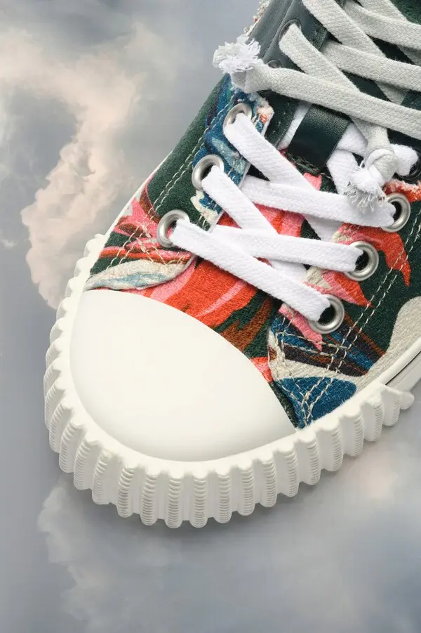 MAISON MARGIELA Leaf-printed Round Toe Lace-up Sneakers