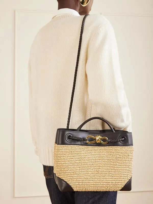 Bottega Veneta Andiamo Small Raffia Tote - Neutrals