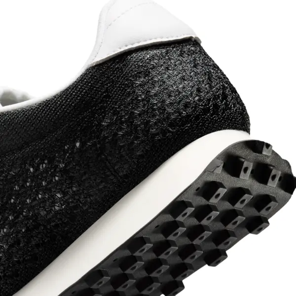 Nike Ld-1000 Flyknit Athletic Shoes