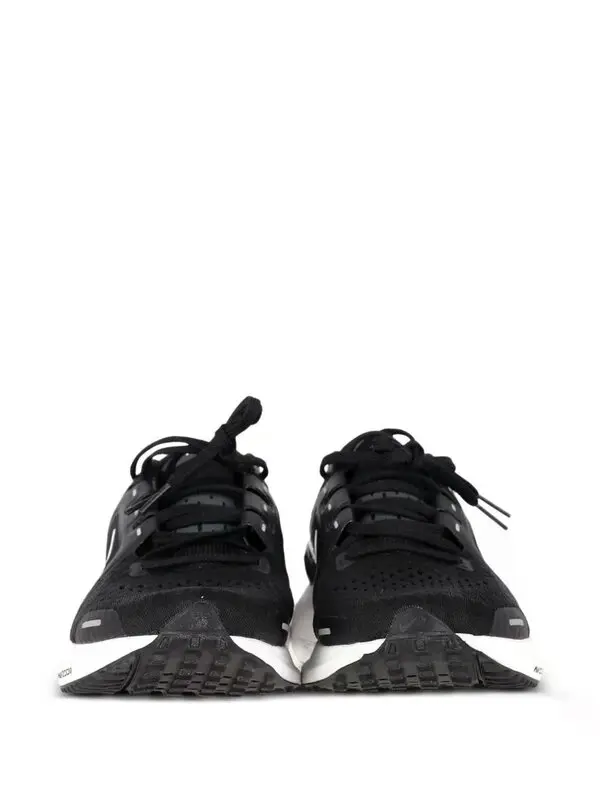 Nike Zoom Vomero 16 Sneakers