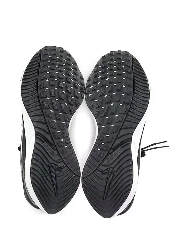 Nike Zoom Vomero 16 Sneakers