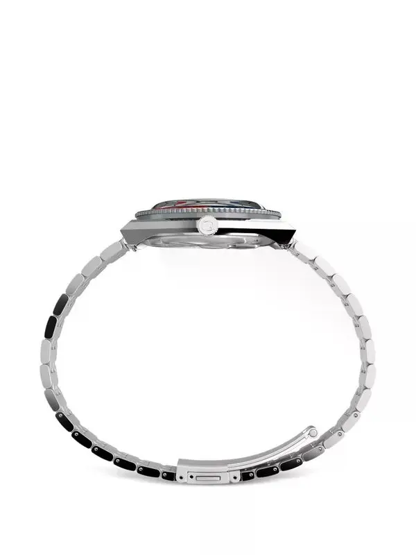 Timex® X Peanuts Logo-detail Watch