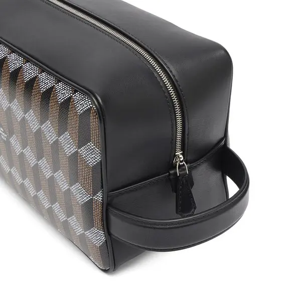 AU DEPART Square Wash Bag 26