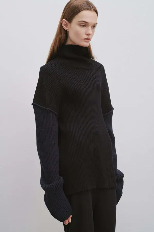 THE ROW Dua Cashmere Sweater