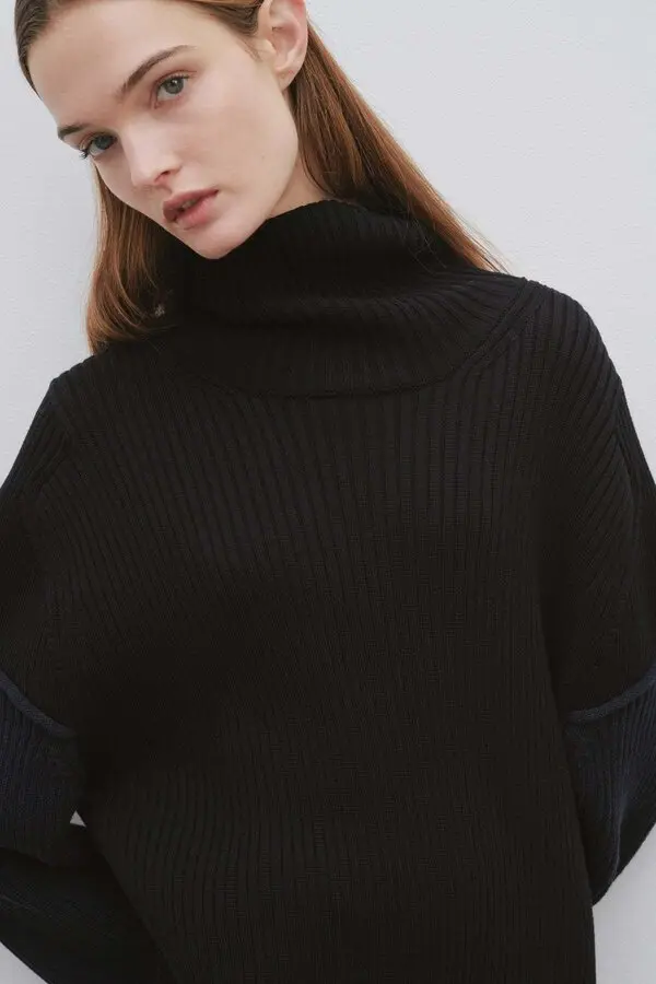 THE ROW Dua Cashmere Sweater