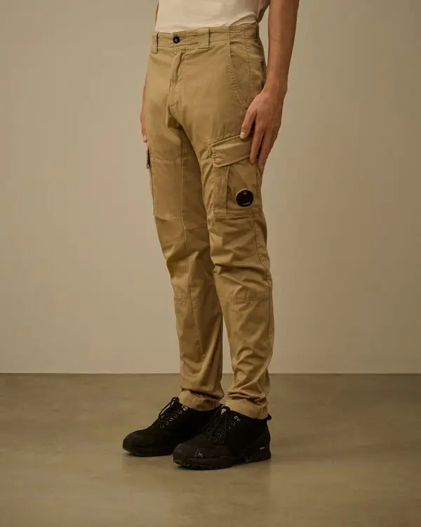 C.P. COMPANY Stretch Cargo Pants With Lens Detail - Brown