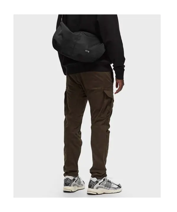 C.P. COMPANY Lens-detailed Tapered-leg Cargo Pants