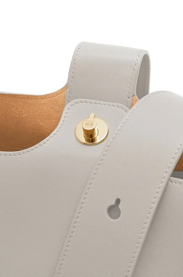 Loewe Medium Pebble Bucket Bag - Shell Ash